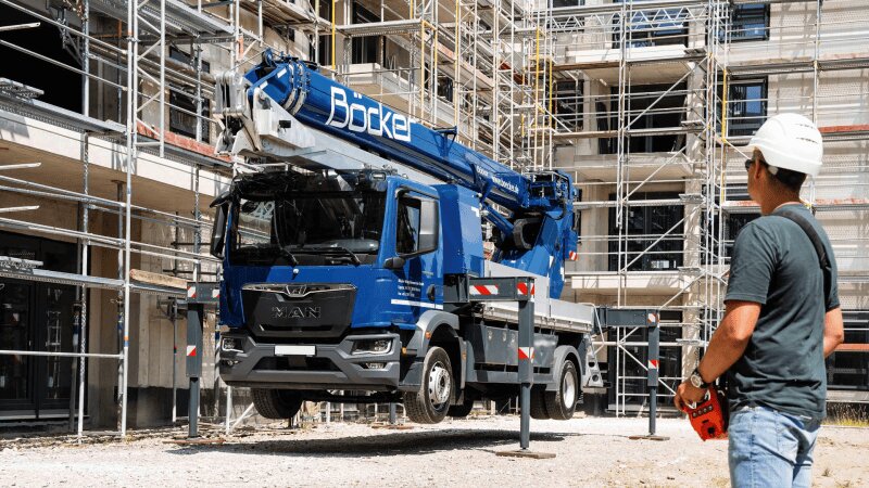 AK 42: Autokran mit überragender Arbeitsgeschwindigkeit, 180 ...