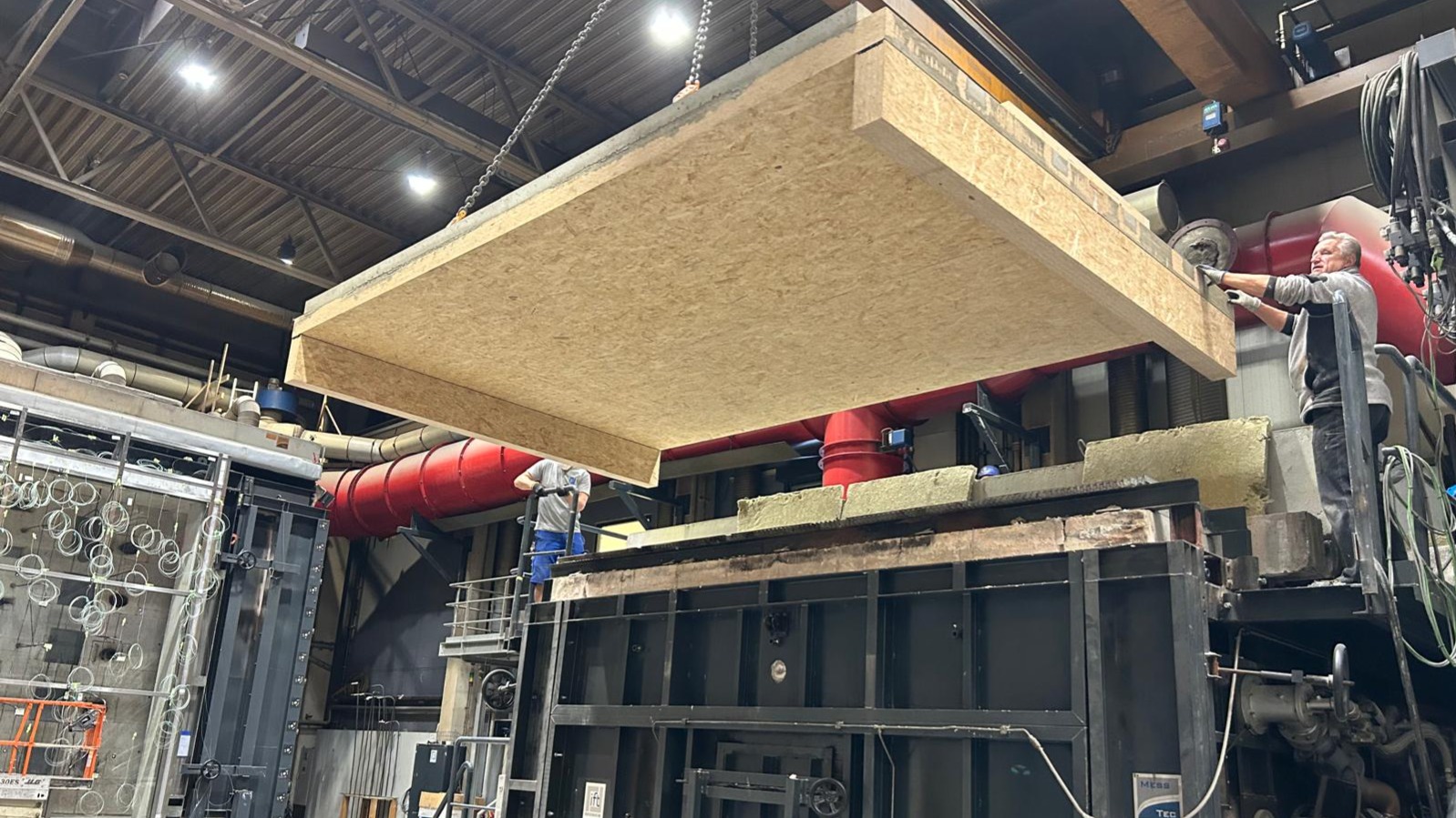 MAGNUMBOARD® OSB // HybridWood passes F90 fire test